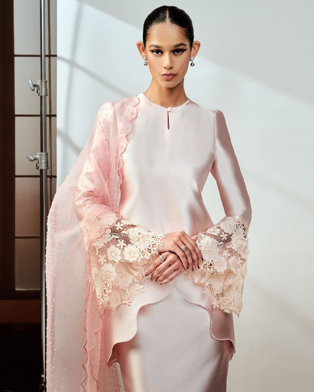 Selendang Bahu Organza Scallop (Soft Peach Dust) (PROMO PRICE : RM87 ...